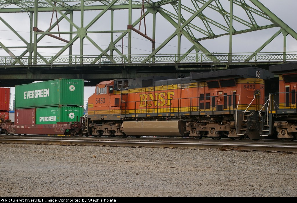 BNSF 5453